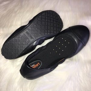 Safetstep | Shoes | Safe T Step Slip Resistant Carrie Scrunch Flats ...